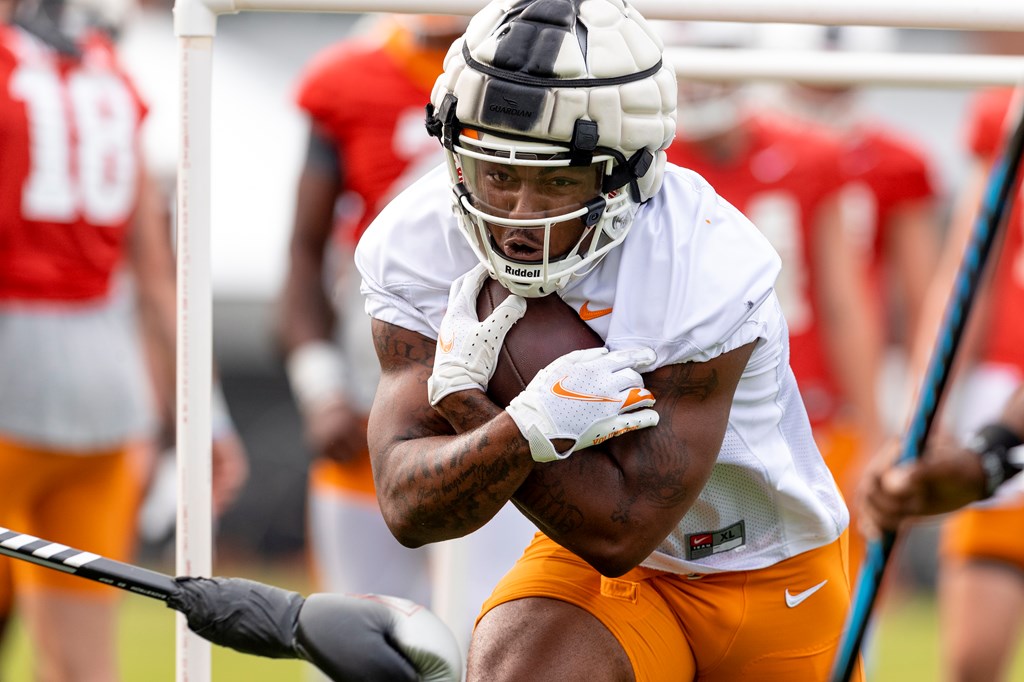 Tennessee's Tiyon Evans Practicing With "A Chip On My Shoulder" In Fall ...