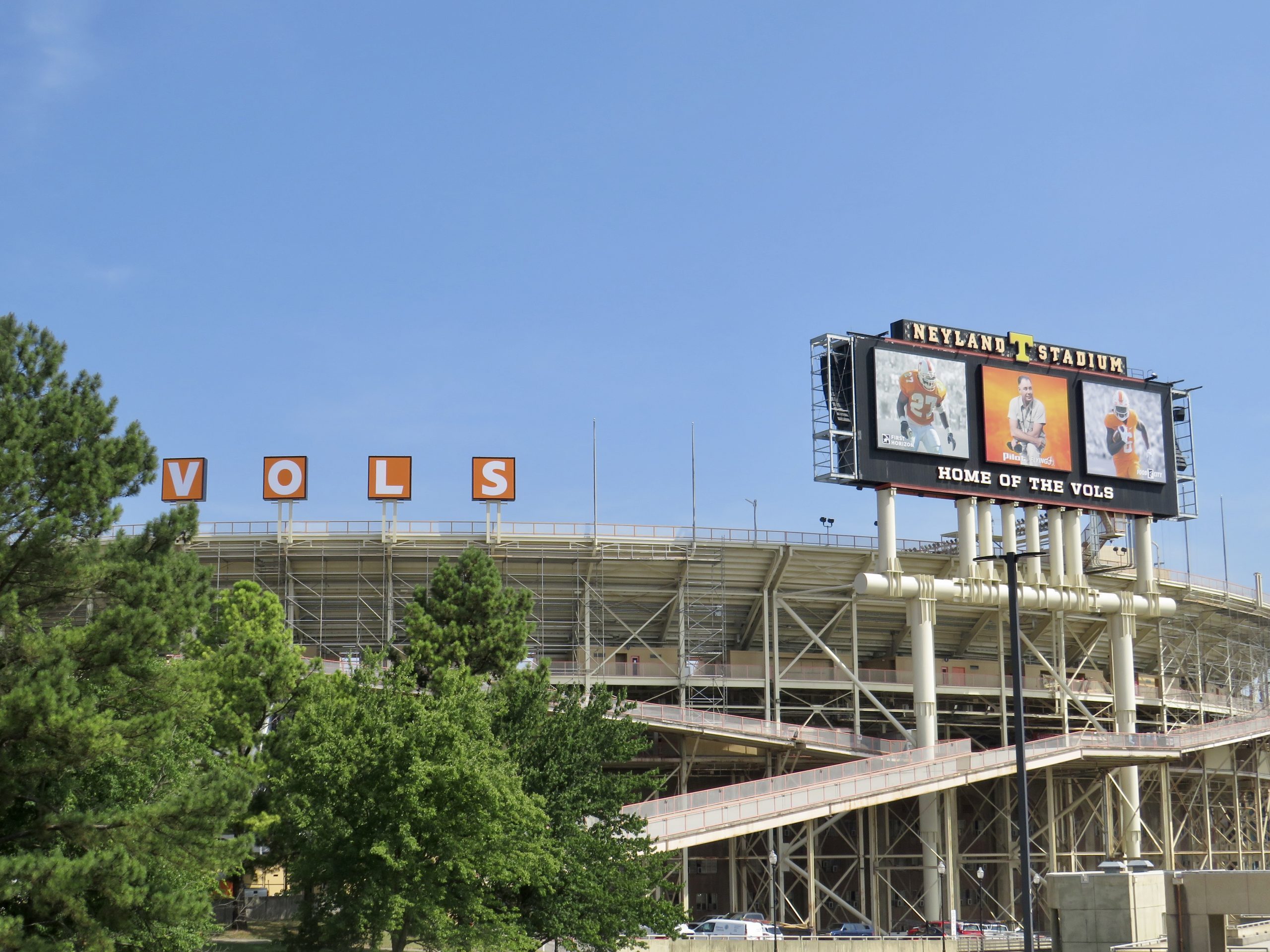 GALLERY: First Look at V-O-L-S Letters on Neyland Stadium | Rocky Top ...
